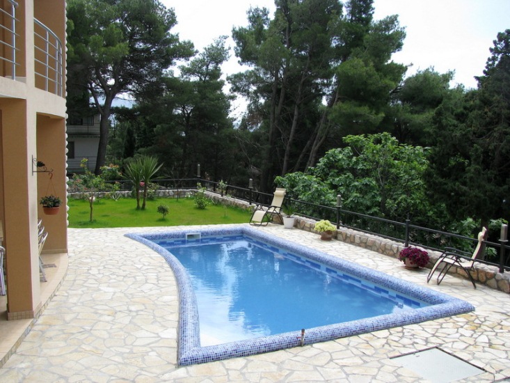 Stunning 3-Story Villa on Montenegro's Bar Riviera : MNestate